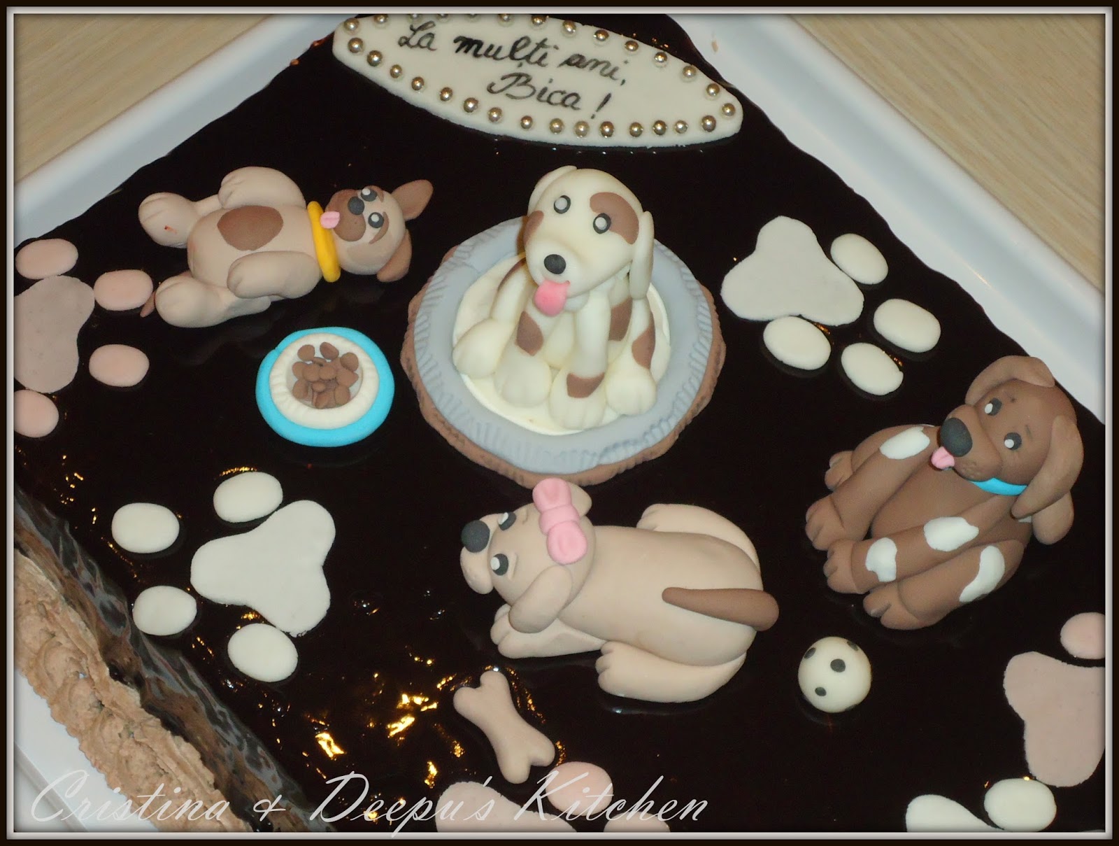 Cristina & Deepu's Kitchen: Tort cu catelusi / Dog themed cake