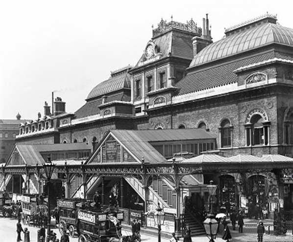 Writers in London in the 1890s: Images of London in 1898