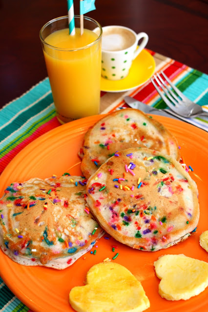 Here Comes The Fun: Happy Breakfast!