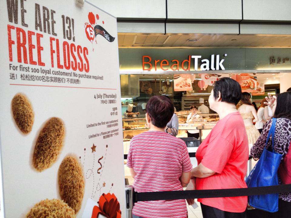 FoodieFC: BreadTalk: 100 Free Flosss at BreadTalk building, Chinatown ...