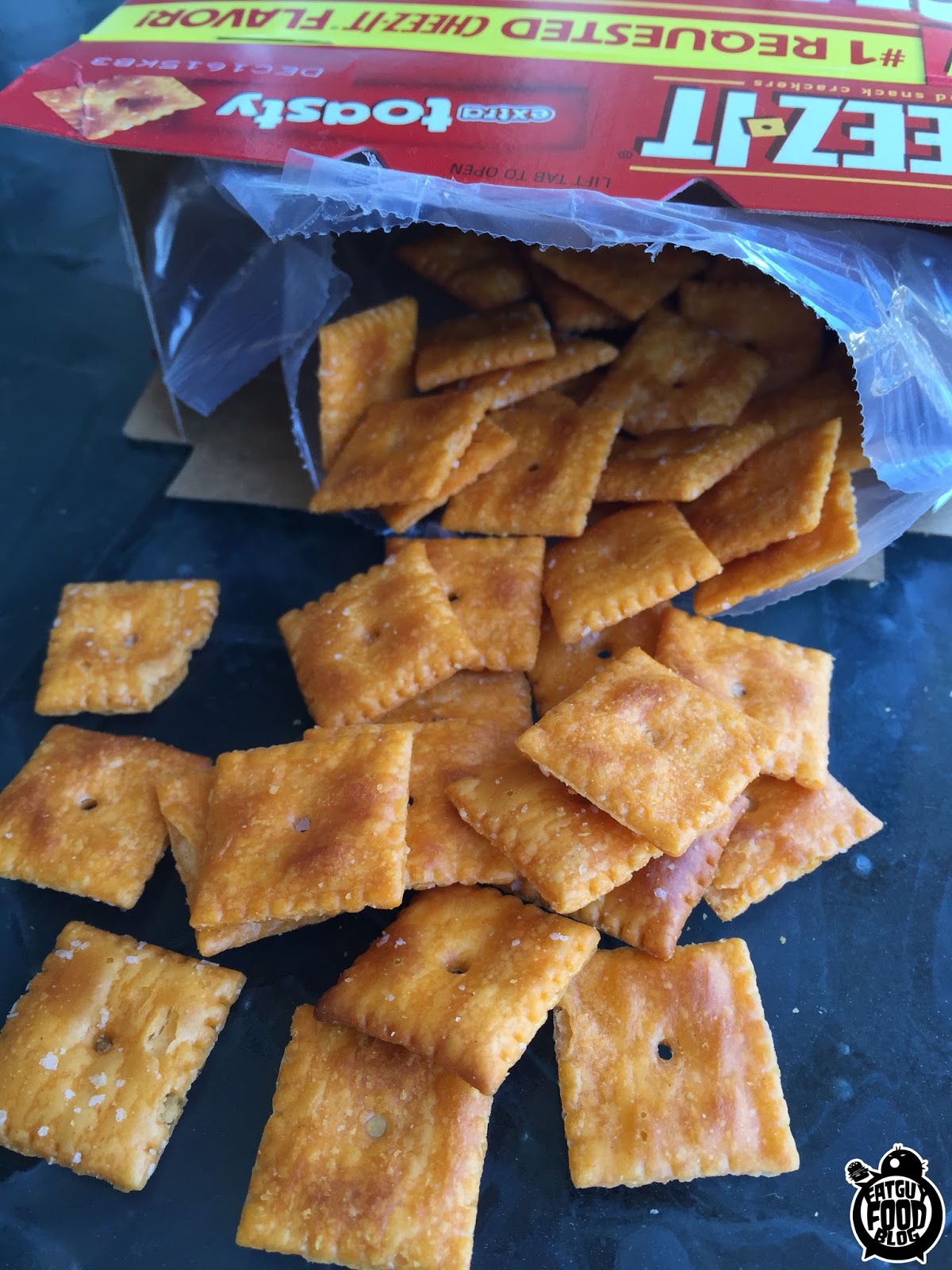 FATGUYFOODBLOG: Cheez-it EXTRA TOASTY!
