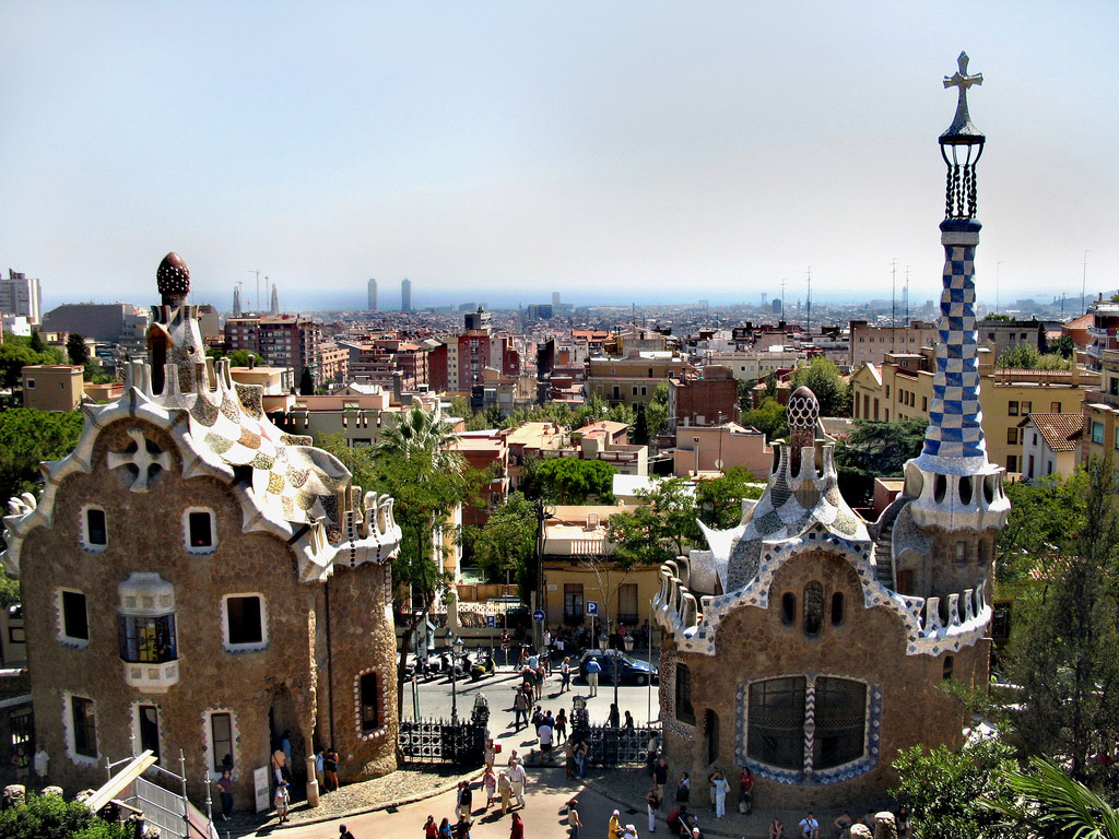 DESTINATION TOUR: Barcelona, Spain