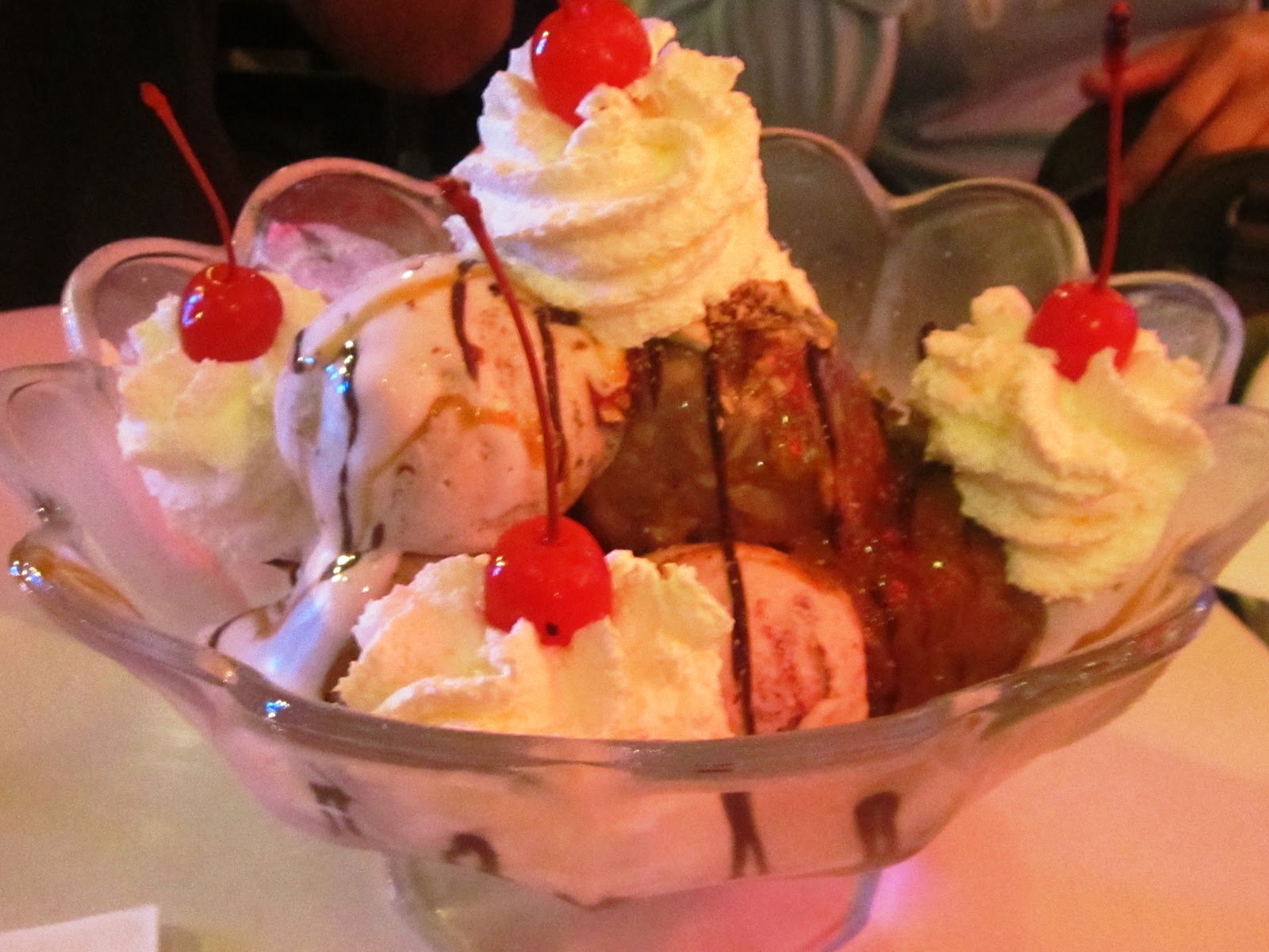 Fried Chicken for the Soul.: Monster Ice-Cream Sundae from Swensen's!