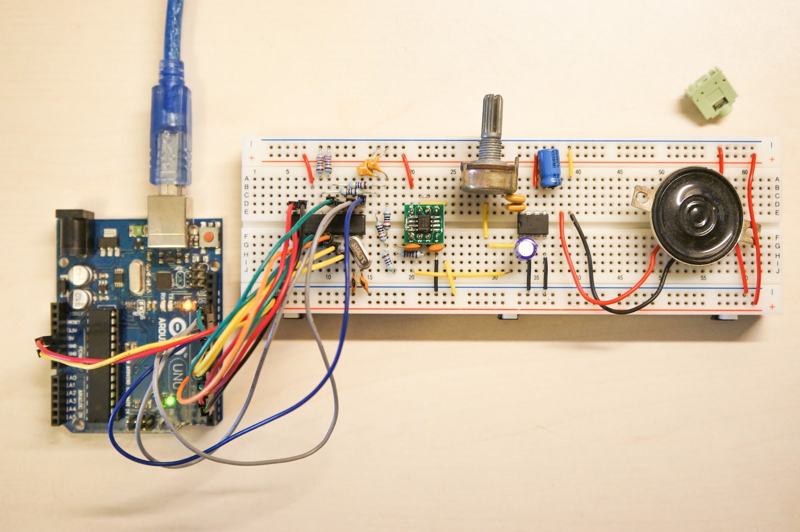 隨手小記: YM2413 8-bit FM Sound IC + Arduino