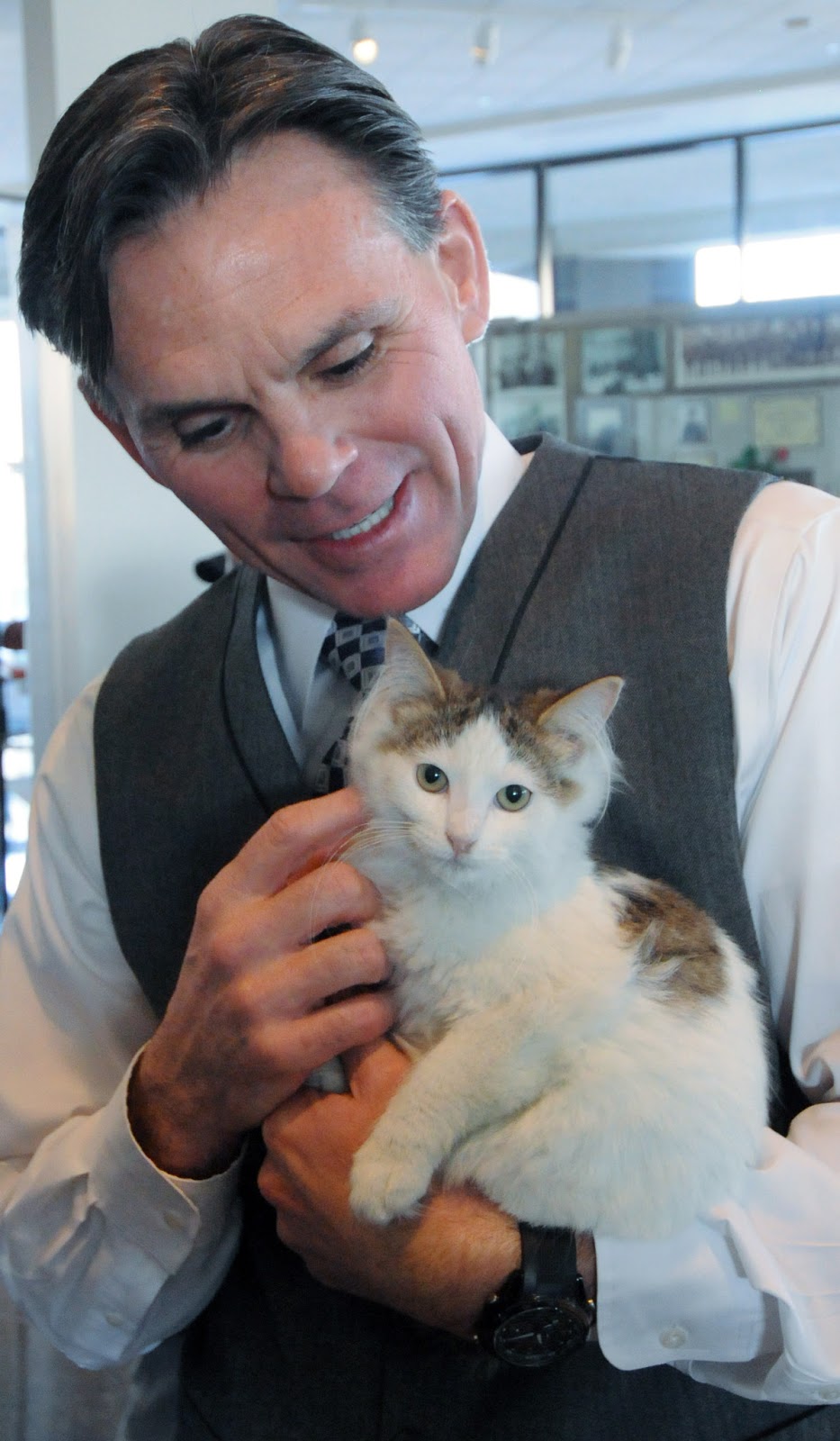 Mark Hackel goes to the dogs (and the cats) | Politically Speaking