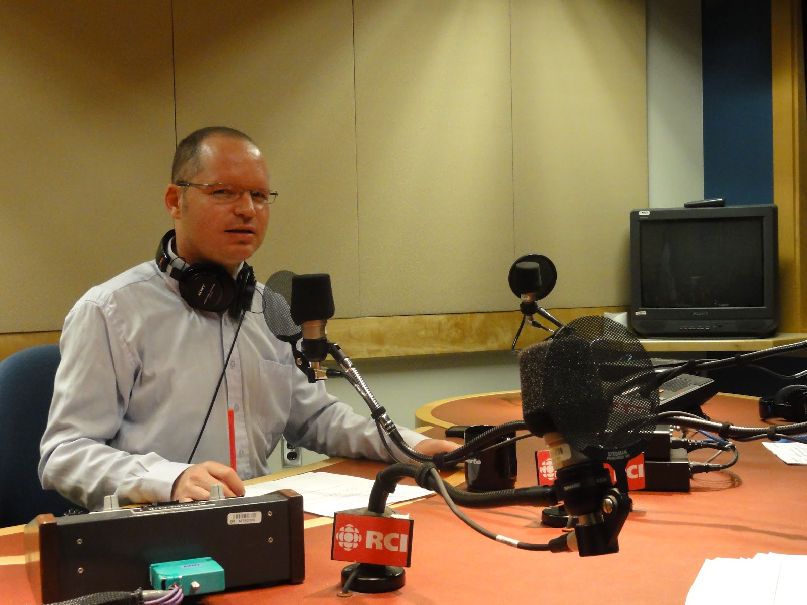 International radio - shortwave and internet