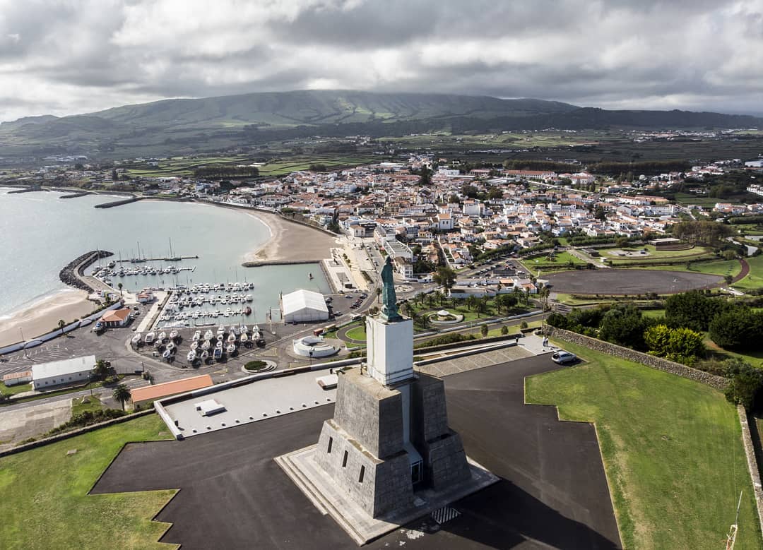 Praia da Vitória recebe galardão de “Município do Ano” - I Love Azores