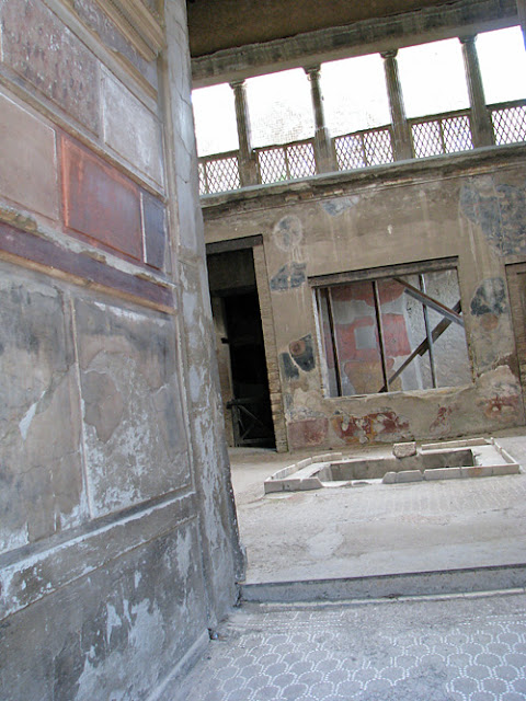 The Bell Curve of Life: Herculaneum: Samnite House
