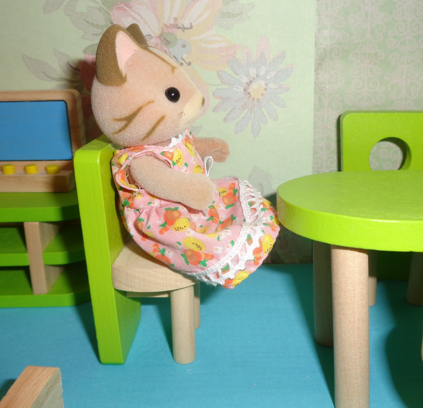 Lifeonthewink: Calico Critters Dollhouse DIY