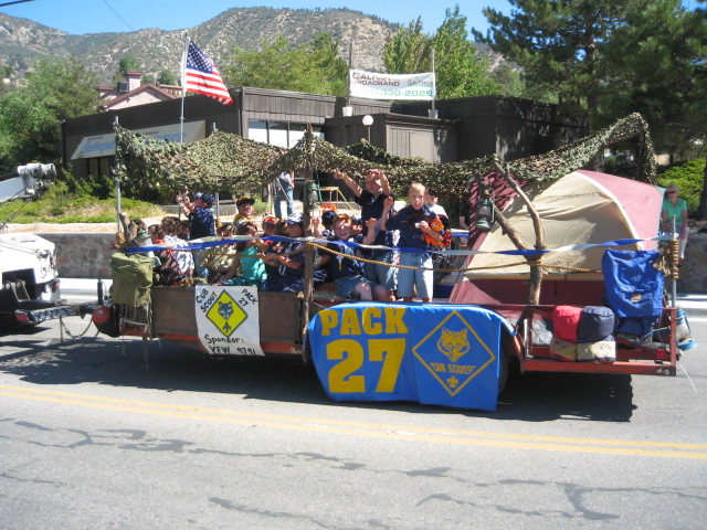 Michi's Mountain Life: Cub Scout Float at Fiesta Days