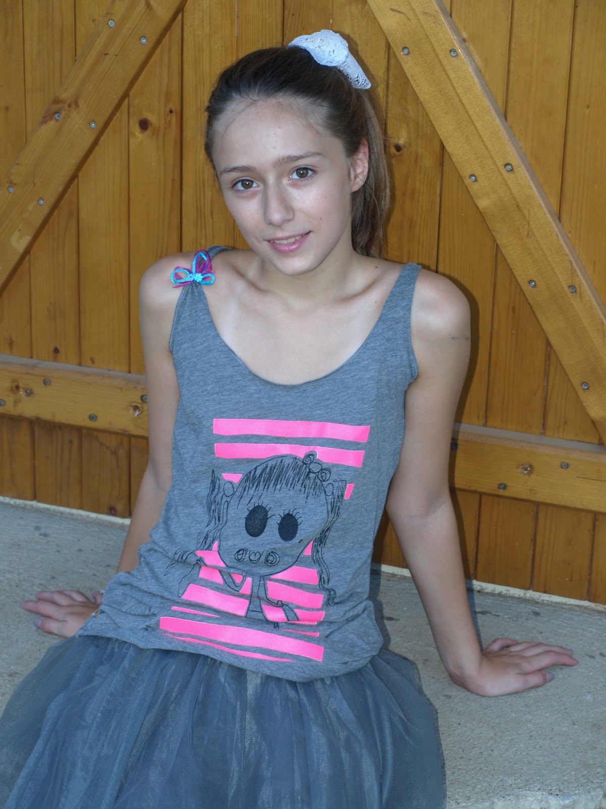 3 Sisters a la Moda: En gris y flúor con Kiddy mini model by Laura