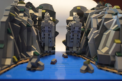 E-nklings: Lego Micro Scale Argonath