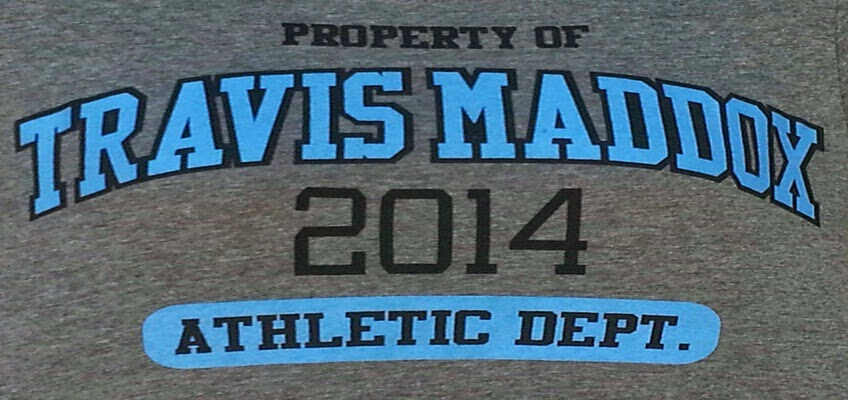 Travis And Abby: Camiseta "Property of Travis Maddox" e muito mais à venda:
