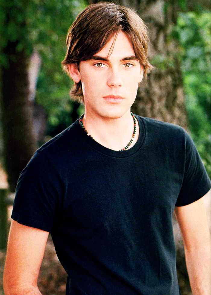 Fotos de hombres sexy: Drew Fuller en Charmed