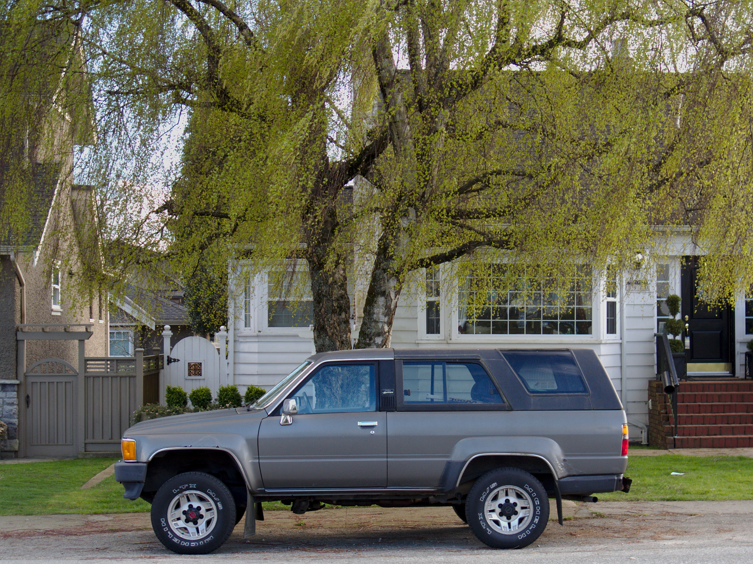 Old Parked Cars Vancouver: 1988 Toyota 4Runner SR5