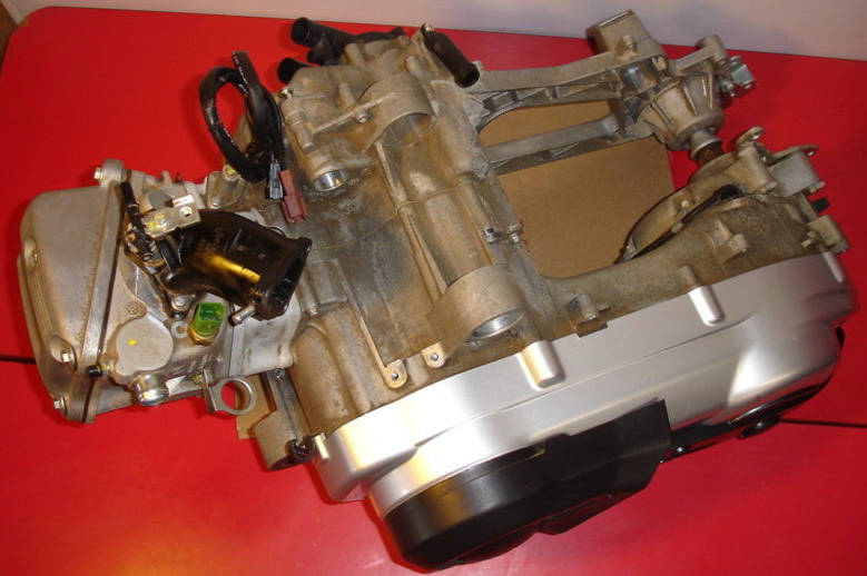 Malaguti Spidermax GT500: Piaggio 500cc MASTER engine pictures