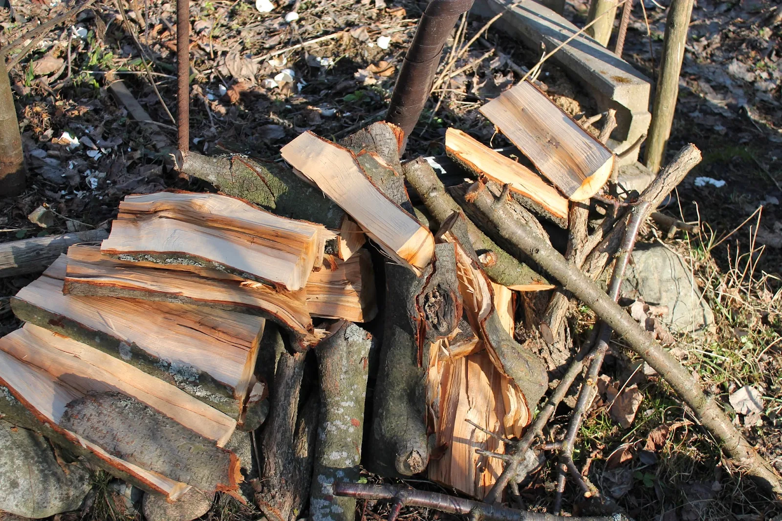 Kylätalkkari talonmies puutarhuri Tampereen talousalueella. Kaatuu ...