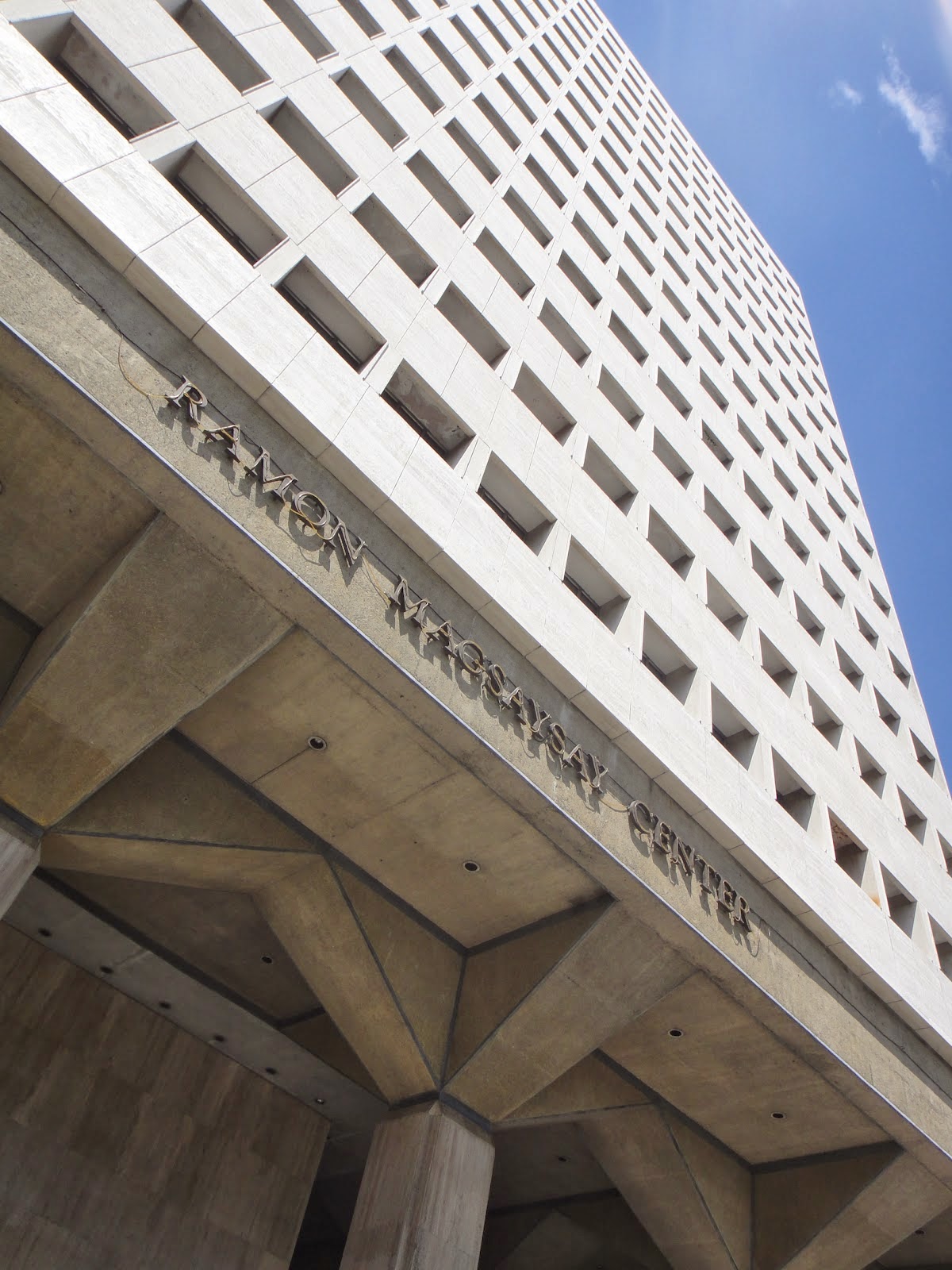 Arquitectura Manila: Ramón Magsaysay Center