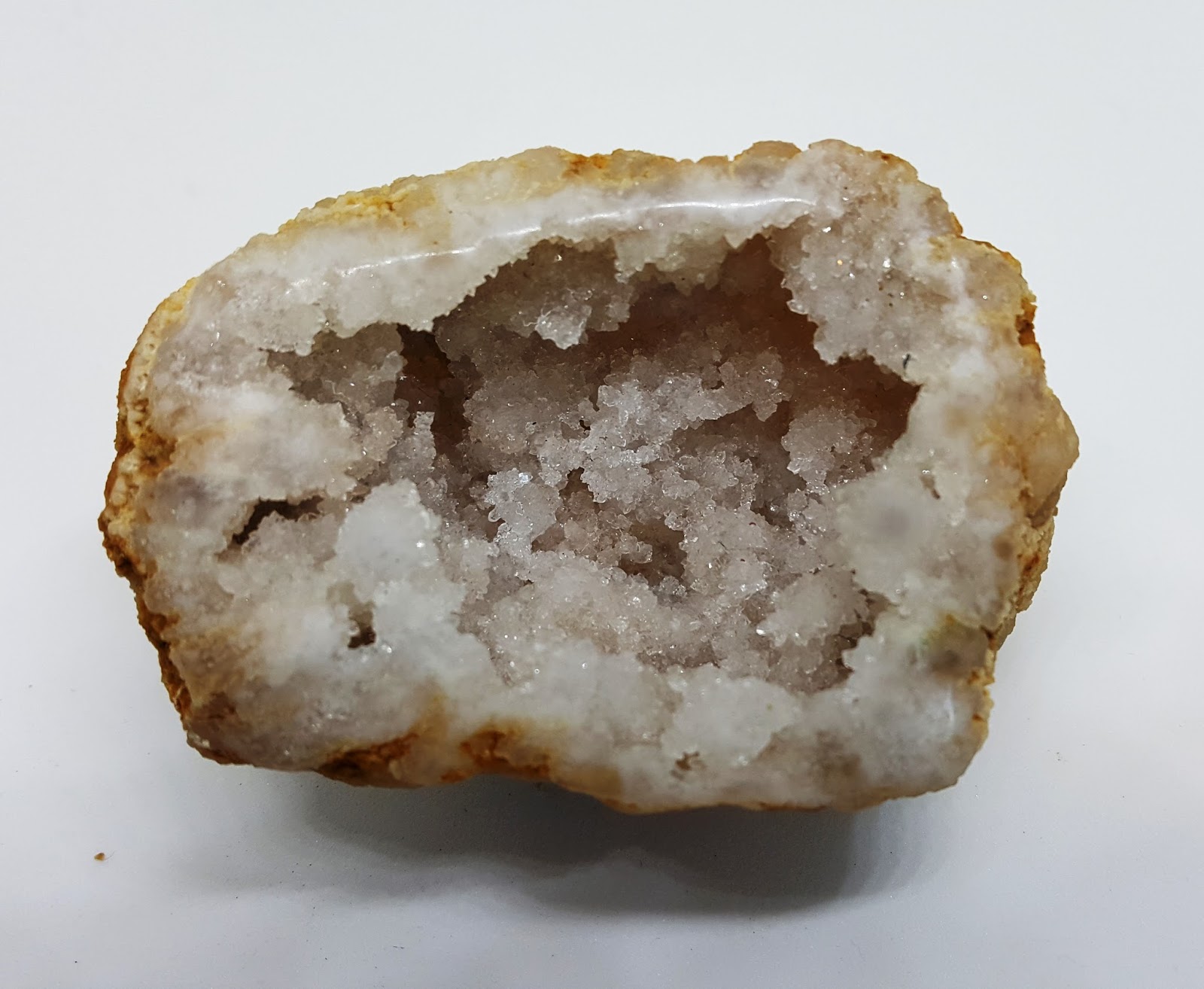 Lapidary Whisperer: GEODES! CRYSTAL FANTASIES HIDING INSIDE ROCKS