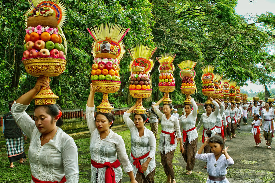 GEBOGAN (BALINESE FRUIT & CAKE TOWER) | Risata Bali Resort & Spa