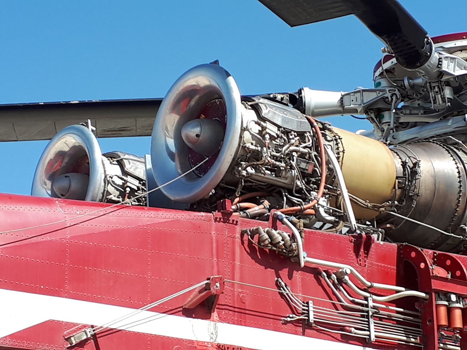 TODA LA AVIACION - MALVINAS ARGENTINAS - : VISITA DE UN SIKORSKY CH-54 ...