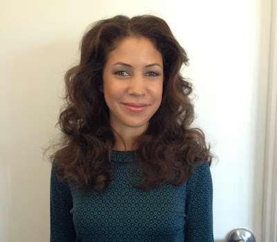 Voluminous Waves Hair Tutorial - The Daily Connoisseur