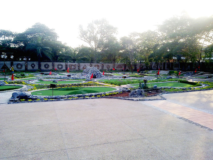 Ghana Rising: Marvels’ mini golf club's a hit with the kids……