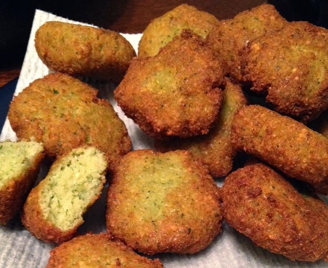ART GIRL: Fresh homemade falafel and pita bread: Food idea
