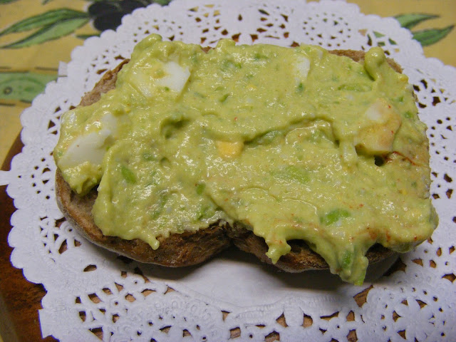 DELICIAS CÁ DE CASA: Paté light de ovos e ervilhas