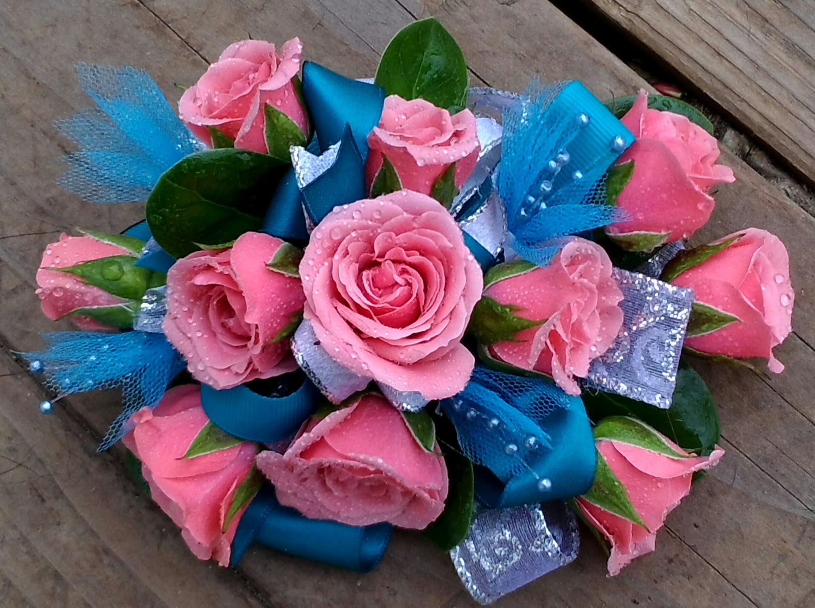 Becky's Blossoms: Boutonniere's and Corsages