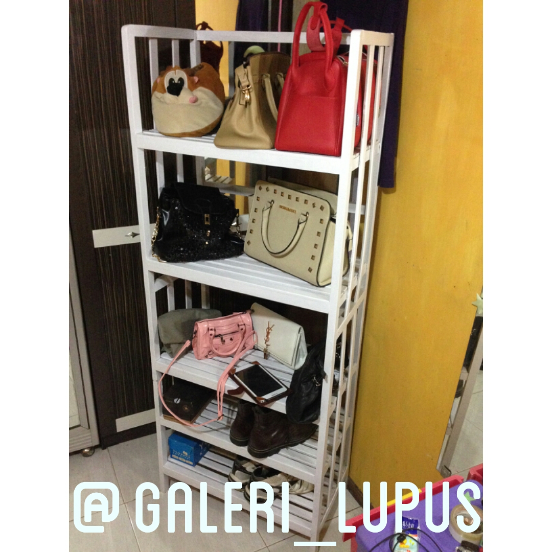 galeri lupus: -Rak Tas-