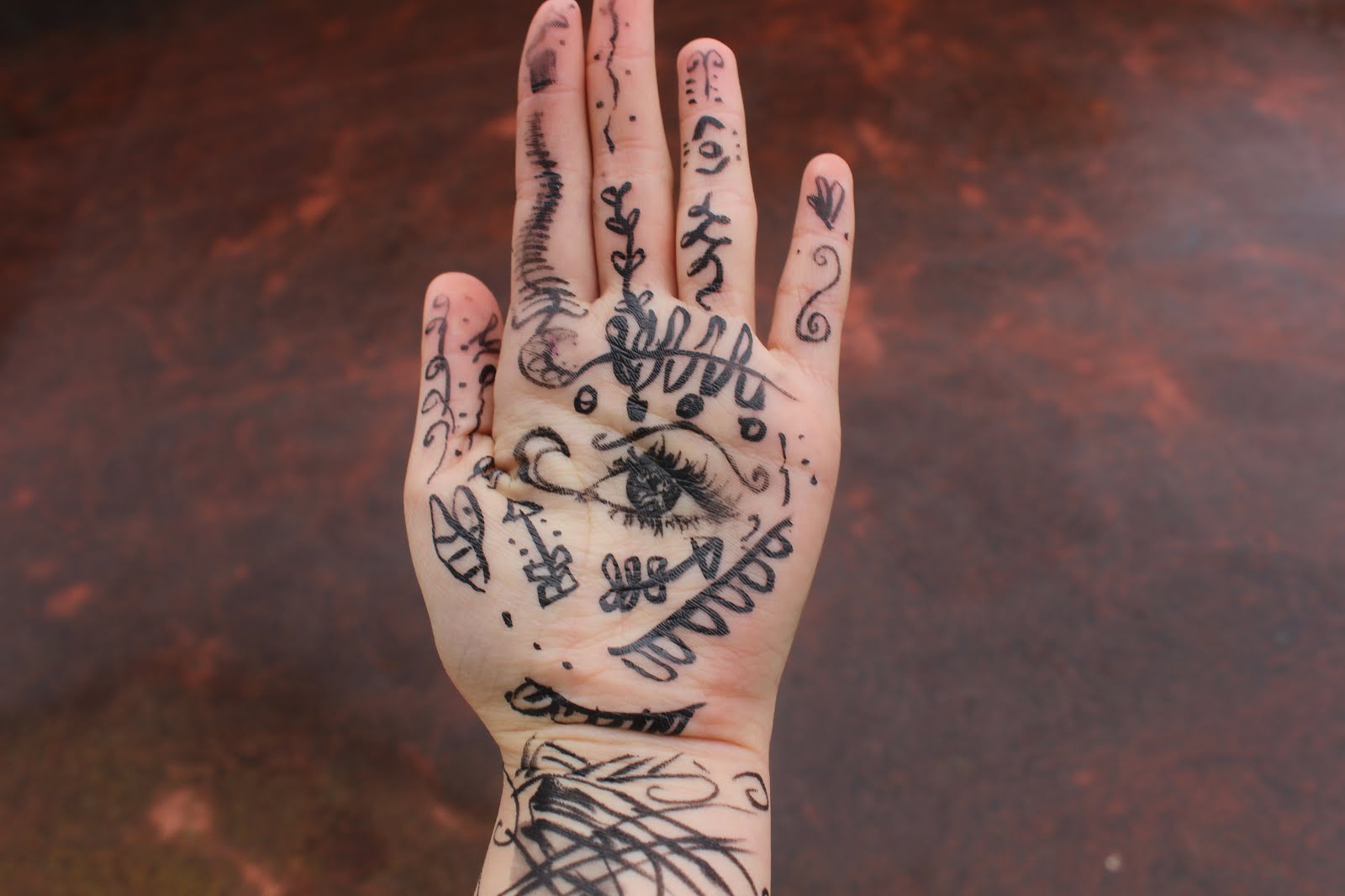 The girl with her head in the clouds: A Court of Mist And Fury Feyre's ...