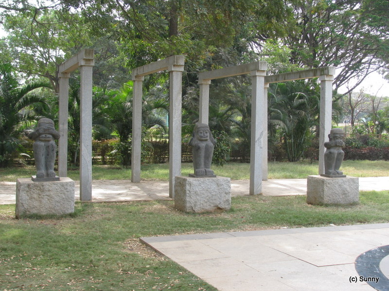 Sagara Teeram: A Morning Visit to the Indira Gandhi Glass House, Hubli