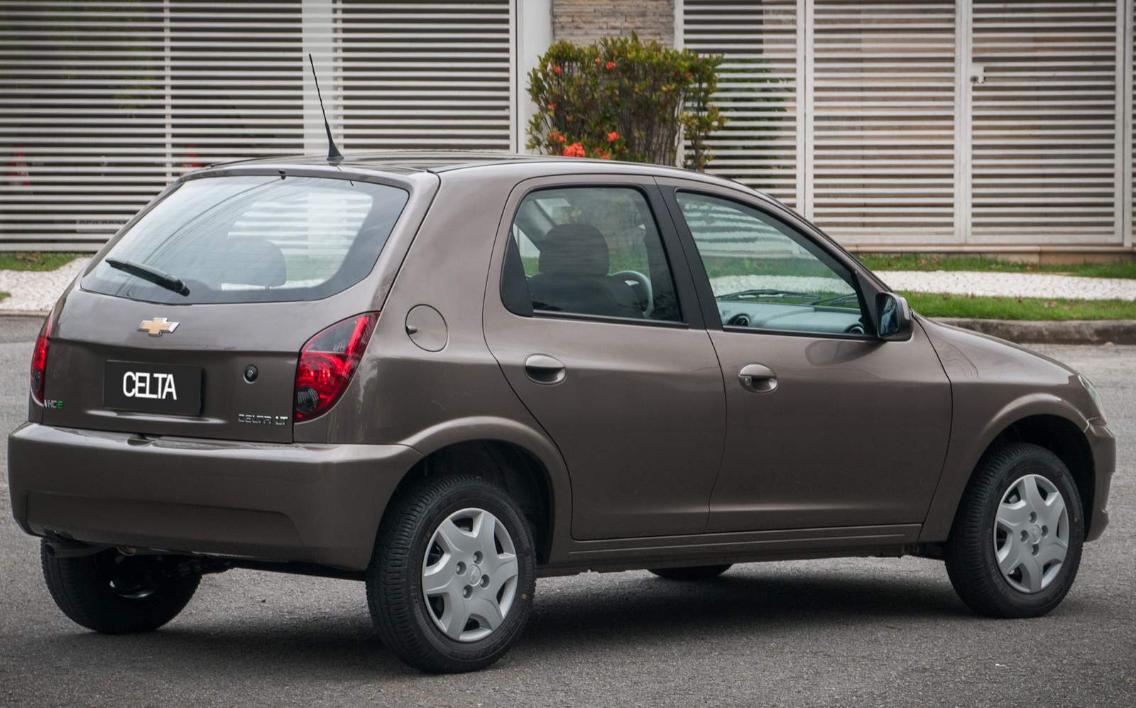 Chevrolet Classic e Celta LT têm seus preços aumentados