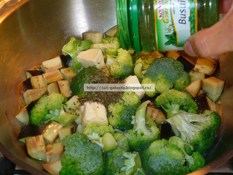 Tati-gateste!: Tagliatelle cu brocoli, dovlecei si sos din branza Brie