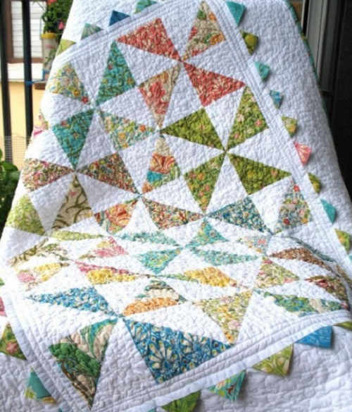 Charming Quilt Bedspread - Pattern Free