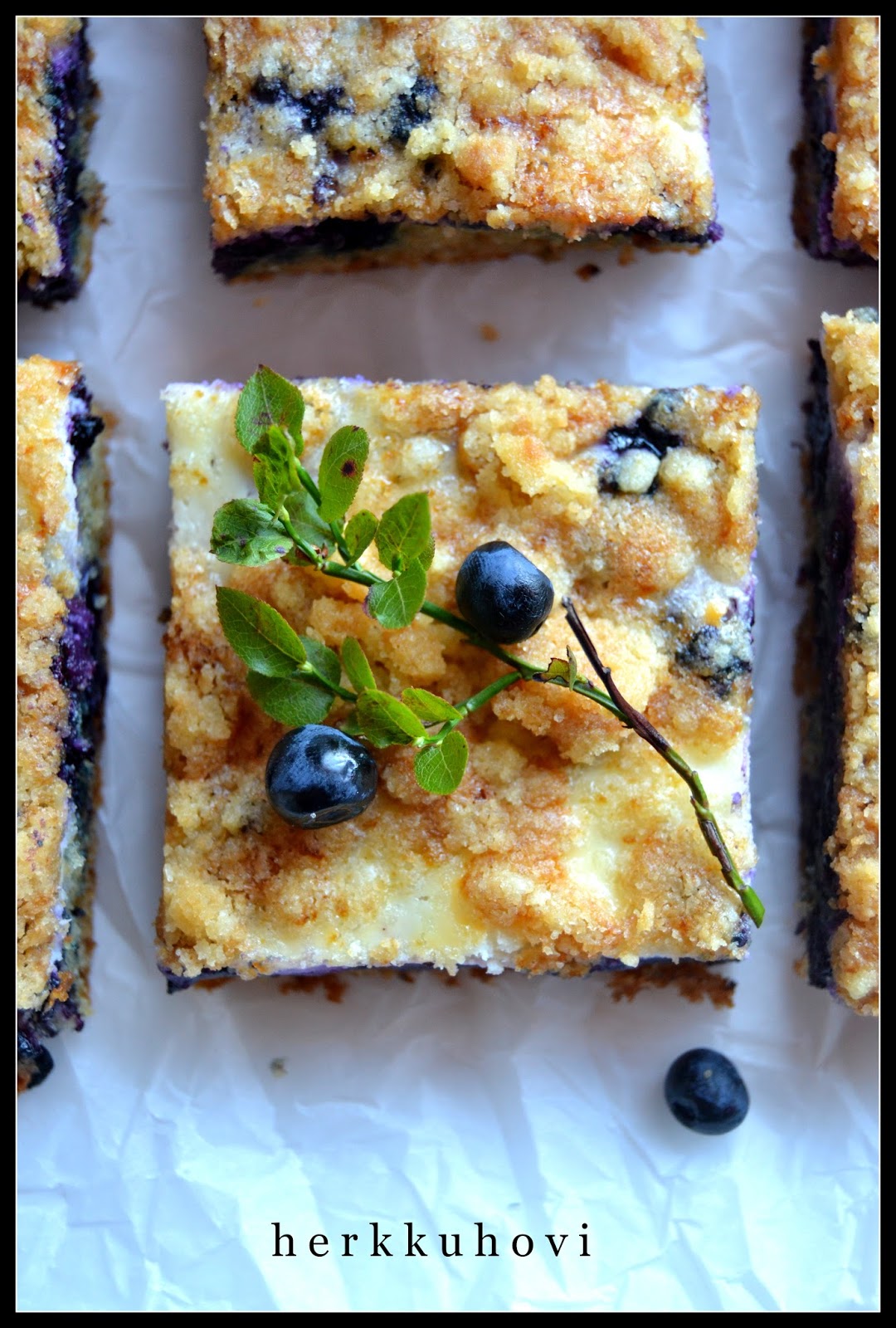 .: Mustikka-rahkapiirakka