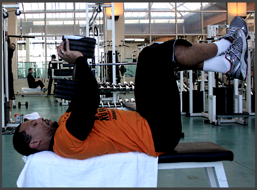 Musculati0n: Pull over avec haltère