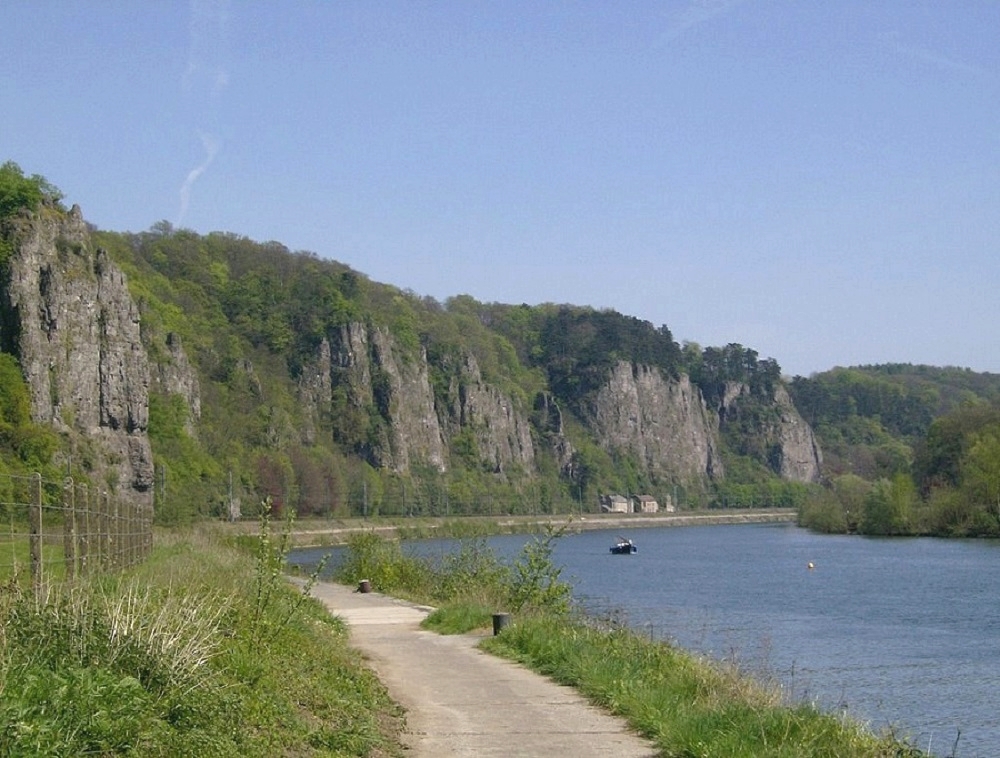 ECHOS ROCHASSIERS: LA VIA FERRATA DE MARCHE LES DAMES