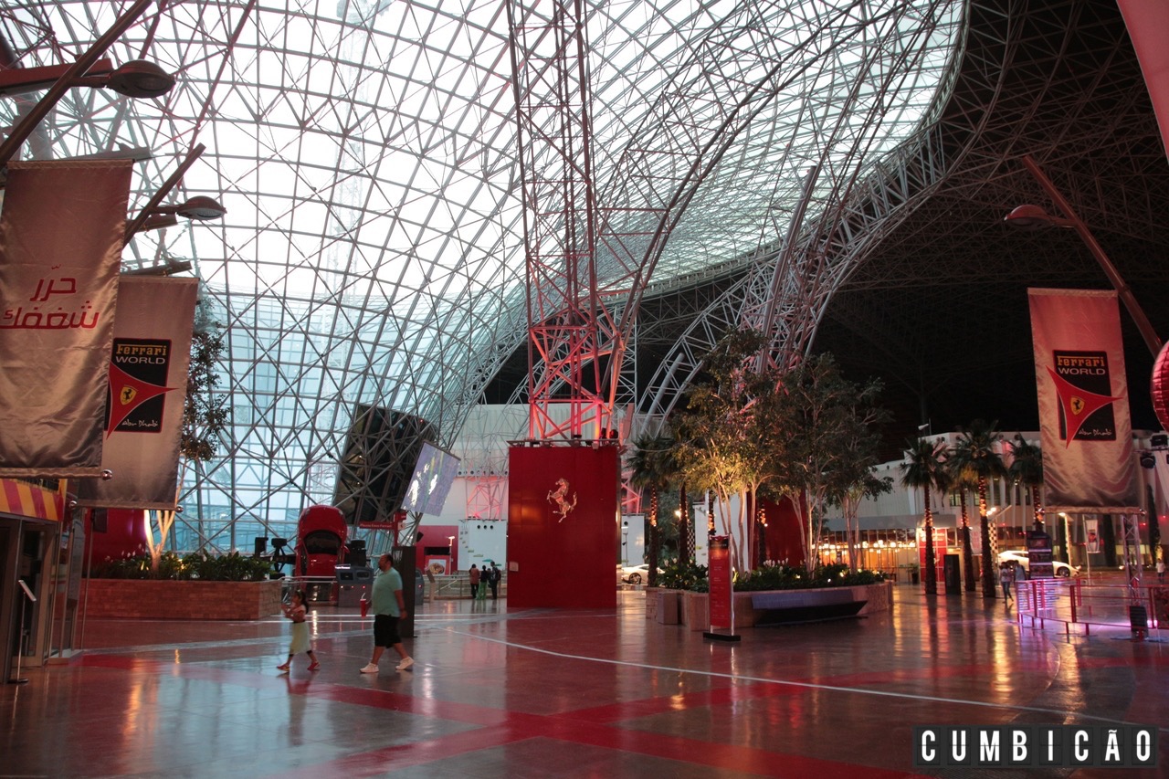 Ferrari World, o parque perfeito para quem ama velocidade. - Cumbicão