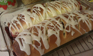 bcmom's kitchen: Raspberry Swirl Bread