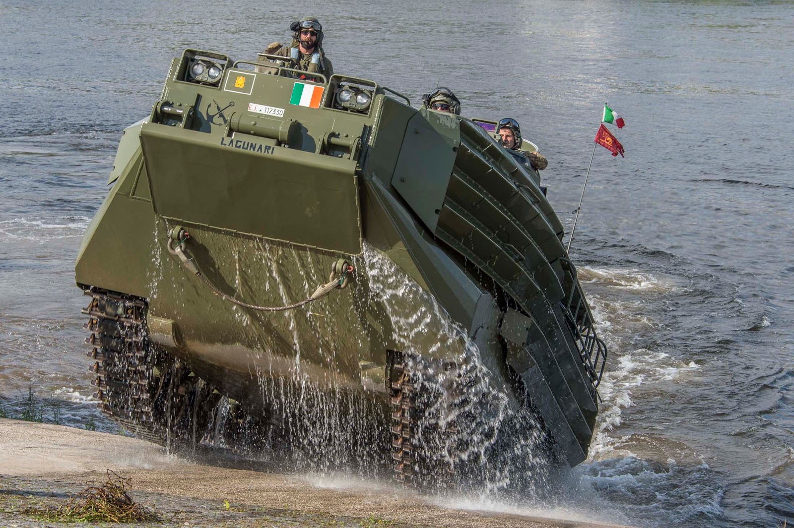 SNAFU!: AAV7 Lagunari @ Exercise Trident Juncture 2015