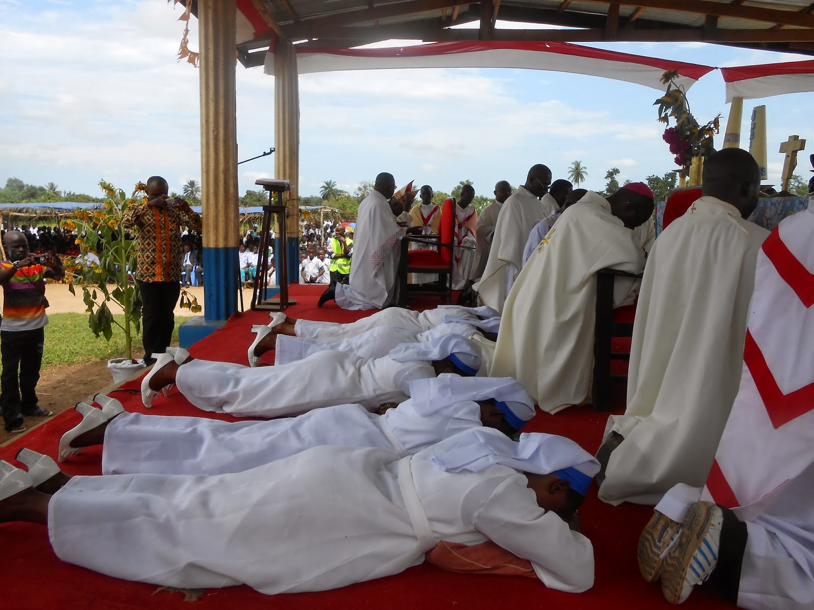 DIOCESE D'INONGO: La vie consacrée