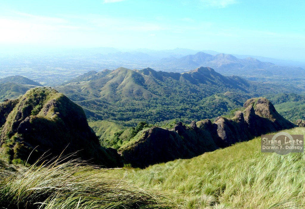 SIRANG LENTE: Mt. Batulao with its Breathtaking Slopes