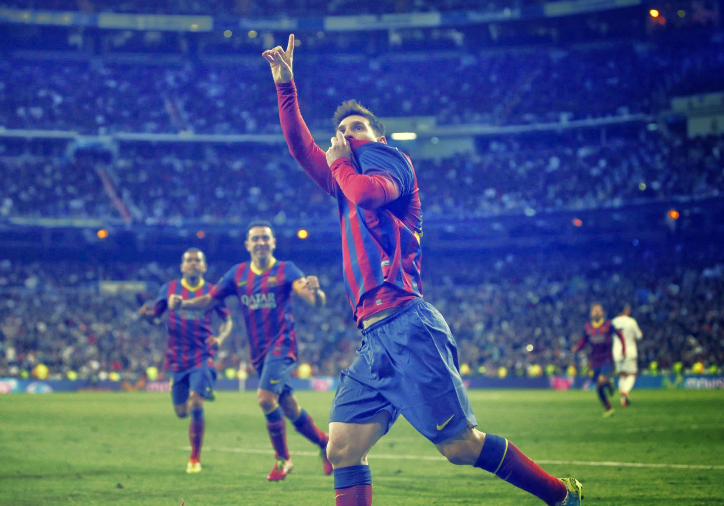 Barca Images GIF - Messi's Goal Celebration at Santiago Bernebeu | All ...