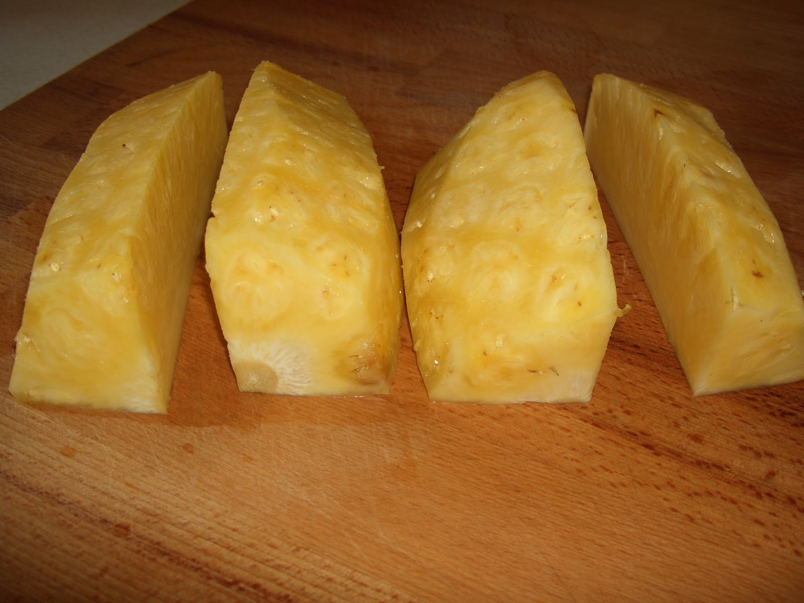 Welcome to my french cuisine !: Caramelized pineapple (ananas caramélisé)