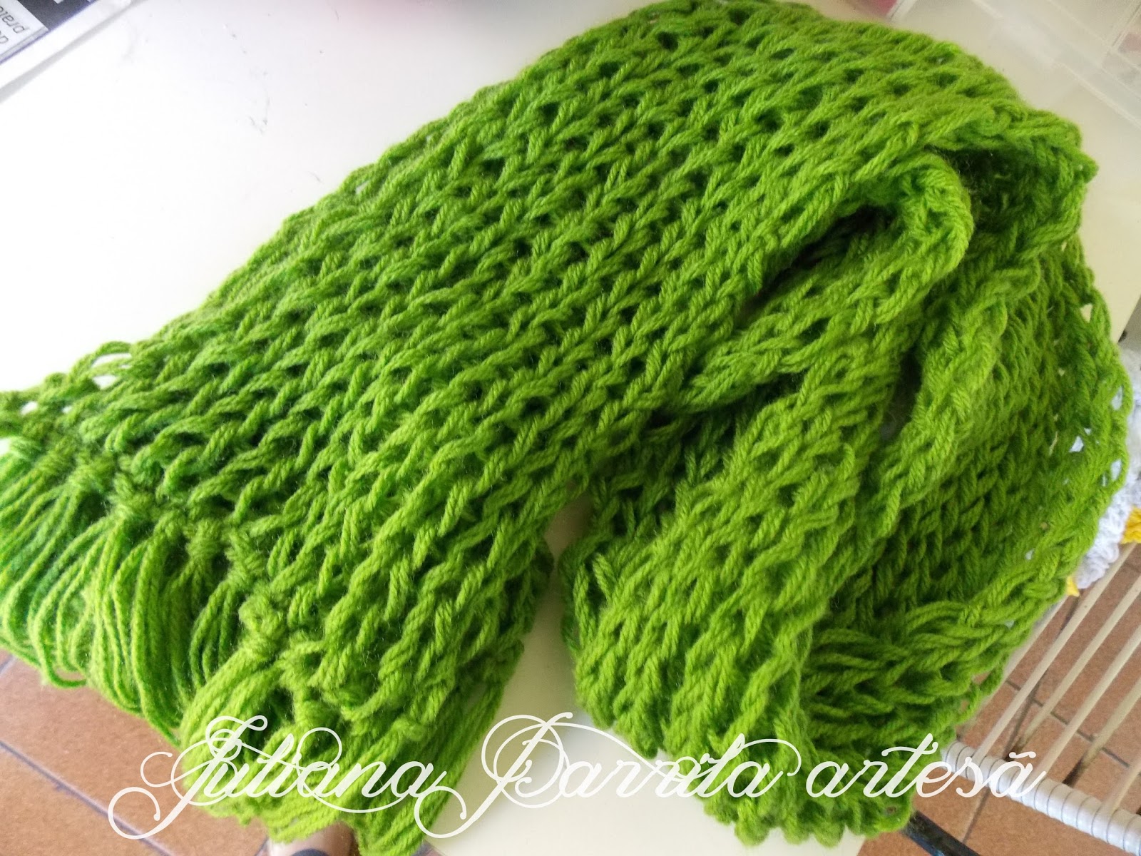 Juliana Parrila Artesã: Cachecol em trico- cachecol que desmancha (magico)