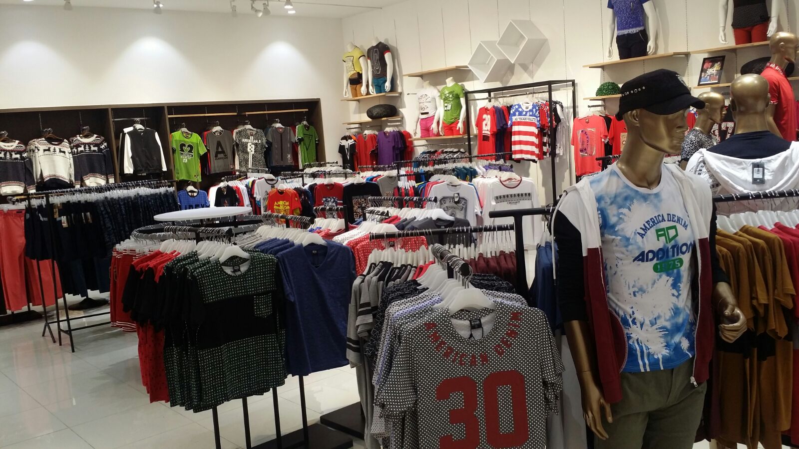 E-Wen Hooi: Style It Your Way With YFS Concept Store