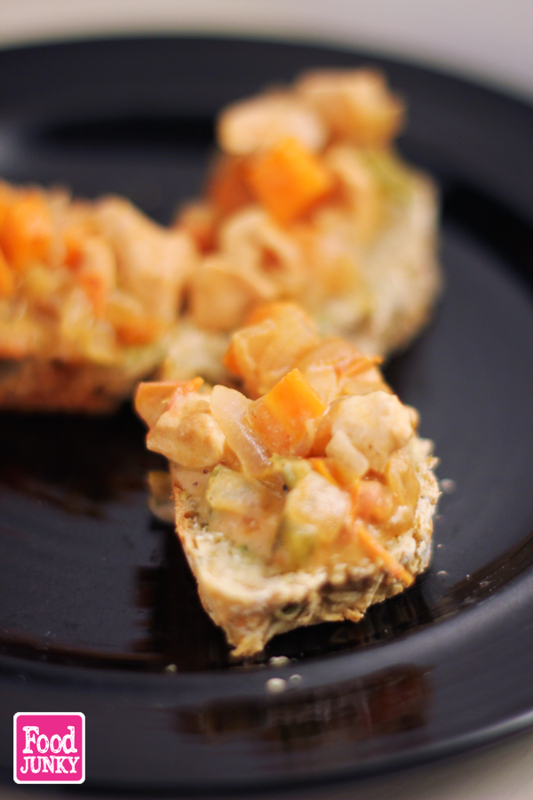 Food JUNKY: Montaditos de pan de camote y pollo (Karla y Victor Camacho)