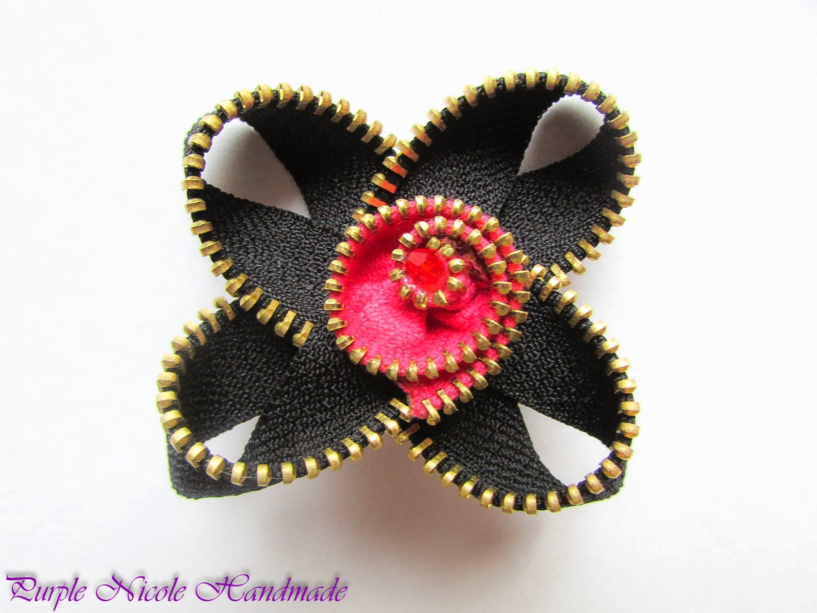 Purple Nicole`s Handmade: Brose florale deosebite realizate din ...